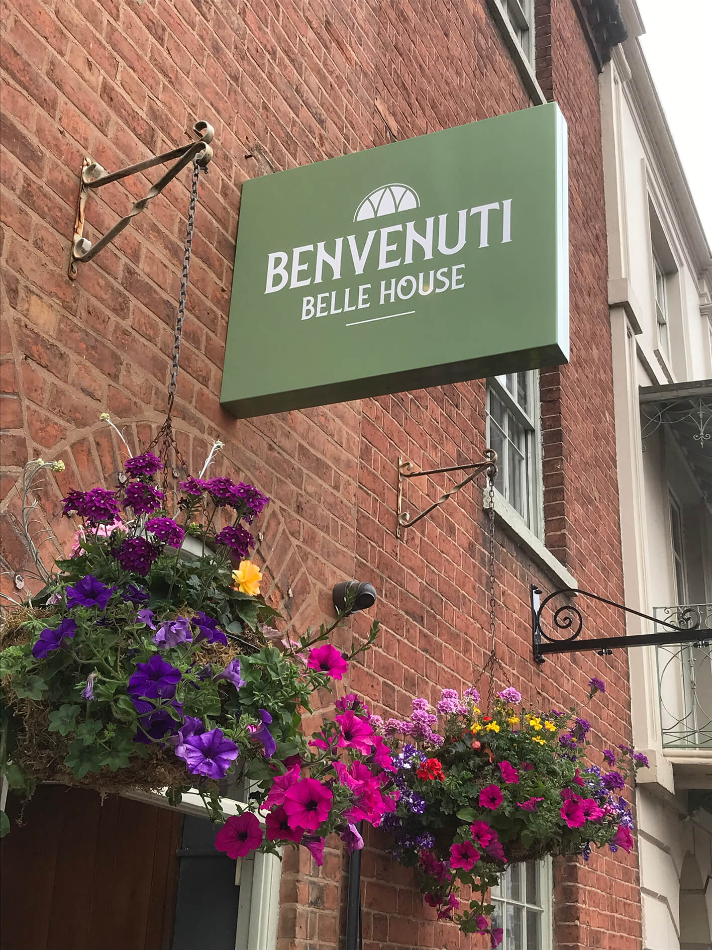 Benvenuti Unveils Charming Signage | Signs Express Worcester