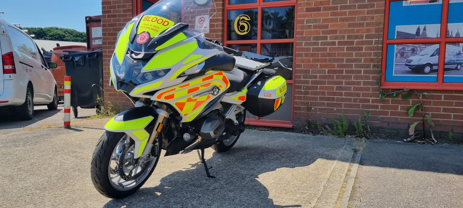 High-visibility graphics for the Bloodrunners